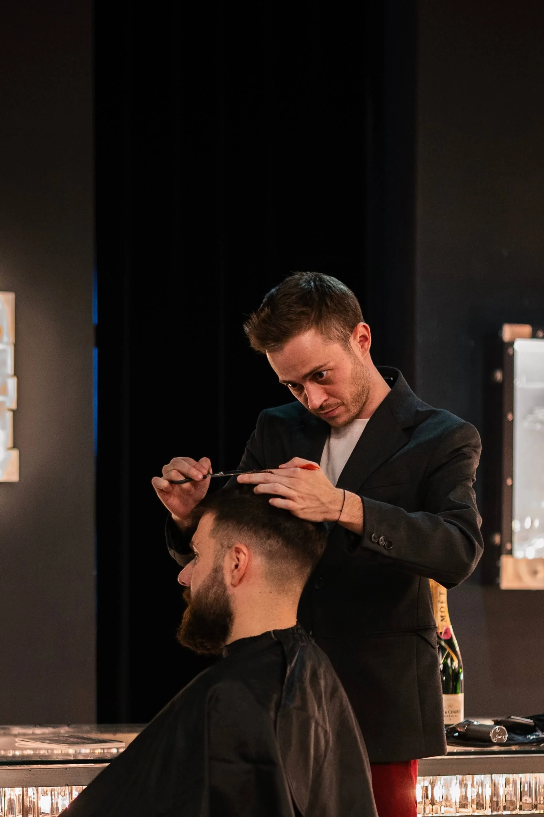 VIP Haircut Dubai - Premium Mobile Barber Service | Haircut at Home